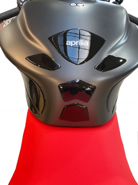 WSC-Neuss Onlineshop - Black tank pad for Aprilia RS 660 and Tuono 660